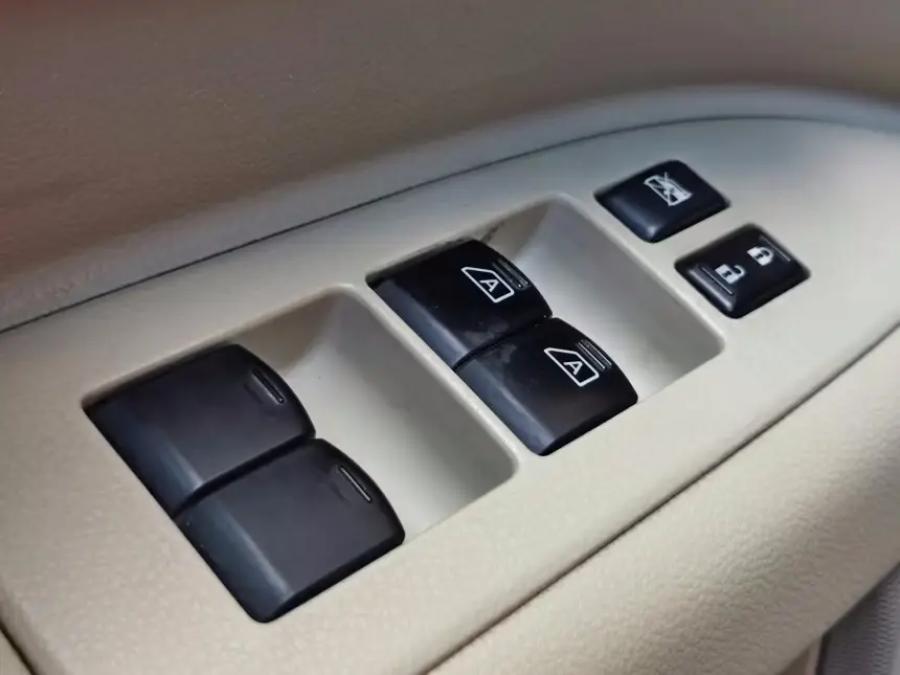 Melns Infiniti FX 2007 Rīga, ar dzinēja tilpumu 3.50 L un nobraukumu 116 tūkst. km par 5100 €, foto 21 vietnē AUTOMOTO.COM.LV
