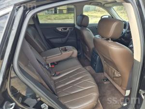 Black Infiniti FX 2009 in Riga, with an engine capacity of 3.50 L and mileage of 138 thousand km for 8500 €, photo 9 on AUTOMOTO.COM.LV