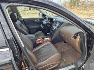 Black Infiniti FX 2009 in Riga, with an engine capacity of 3.50 L and mileage of 138 thousand km for 8500 €, photo 10 on AUTOMOTO.COM.LV