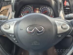 Black Infiniti FX 2009 in Riga, with an engine capacity of 3.50 L and mileage of 138 thousand km for 8500 €, photo 12 on AUTOMOTO.COM.LV