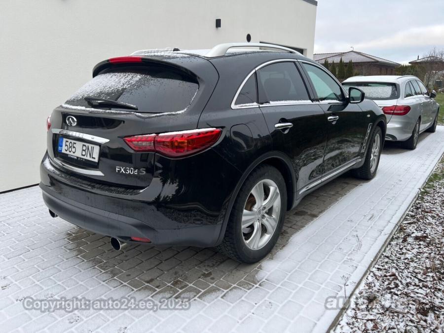 Melns Infiniti FX 2011 Tallina, ar dzinēja tilpumu 3.00 L un nobraukumu 176 tūkst. km par 8800 €, foto 3 vietnē AUTOMOTO.COM.LV