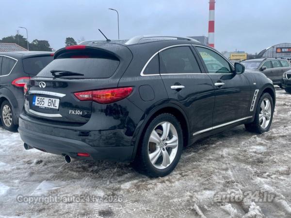 Melns Infiniti FX 2011 Tallina, ar dzinēja tilpumu 3.00 L un nobraukumu 176 tūkst. km par 9999 €, foto 4 vietnē AUTOMOTO.COM.LV