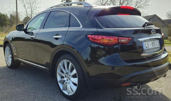 Melns Infiniti FX 2012 Ventspils, ar dzinēja tilpumu 3.00 L un nobraukumu 327 tūkst. km par 11750 €, foto 4 vietnē AUTOMOTO.COM.LV