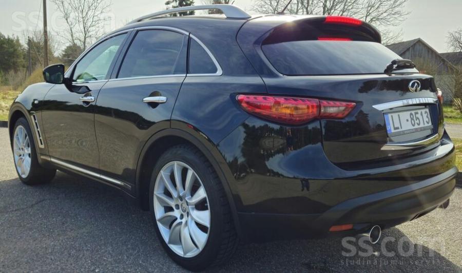 Melns Infiniti FX 2012 Ventspils, ar dzinēja tilpumu 3.00 L un nobraukumu 327 tūkst. km par 11750 €, foto 5 vietnē AUTOMOTO.COM.LV