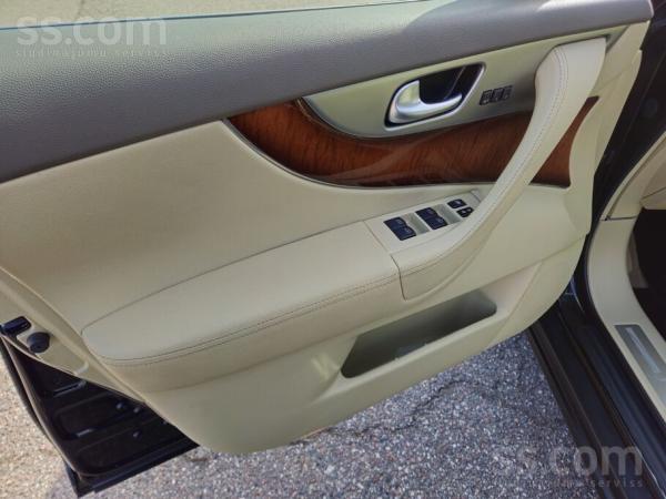 Melns Infiniti FX 2012 Ventspils, ar dzinēja tilpumu 3.00 L un nobraukumu 327 tūkst. km par 11750 €, foto 6 vietnē AUTOMOTO.COM.LV