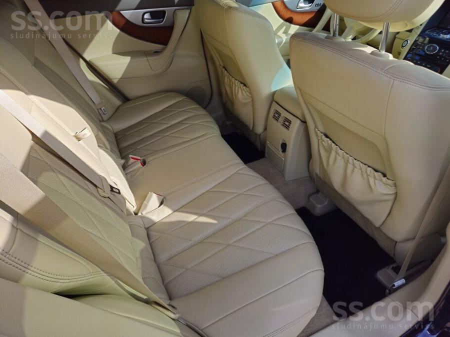 Melns Infiniti FX 2012 Ventspils, ar dzinēja tilpumu 3.00 L un nobraukumu 327 tūkst. km par 11750 €, foto 12 vietnē AUTOMOTO.COM.LV