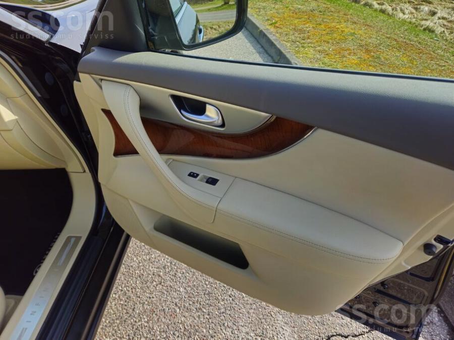 Melns Infiniti FX 2012 Ventspils, ar dzinēja tilpumu 3.00 L un nobraukumu 327 tūkst. km par 11750 €, foto 14 vietnē AUTOMOTO.COM.LV