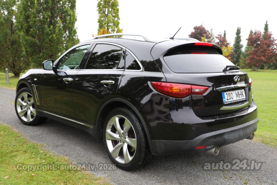Black Infiniti FX 2012 in Tallinn, with an engine capacity of 3.70 L and mileage of 353 thousand km for 11999 €, photo 5 on AUTOMOTO.COM.LV