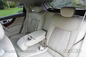 Black Infiniti FX 2012 in Tallinn, with an engine capacity of 3.70 L and mileage of 353 thousand km for 11999 €, photo 12 on AUTOMOTO.COM.LV
