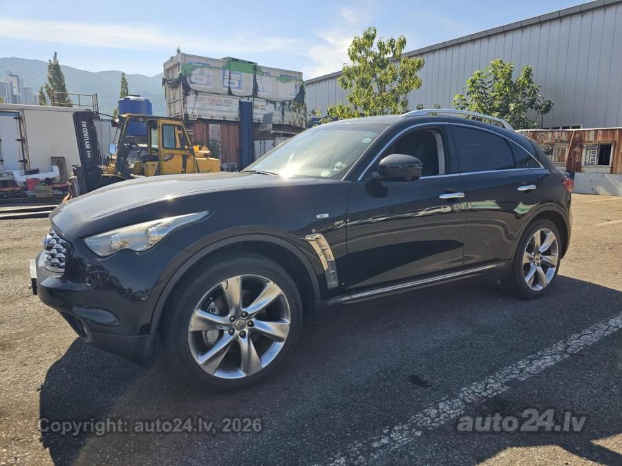 Melns Infiniti FX 2009 Tallina, ar dzinēja tilpumu 5.00 L un nobraukumu 110 tūkst. km par 13800 €, foto 3 vietnē AUTOMOTO.COM.LV