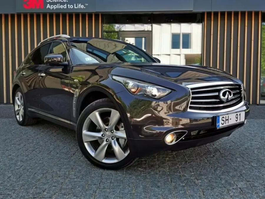 Brown Infiniti FX 2012 in Riga, with an engine capacity of 3.00 L and mileage of 227 thousand km for 14500 €, photo 5 on AUTOMOTO.COM.LV