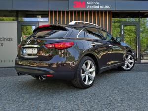 Brown Infiniti FX 2012 in Riga, with an engine capacity of 3.00 L and mileage of 227 thousand km for 14500 €, photo 10 on AUTOMOTO.COM.LV