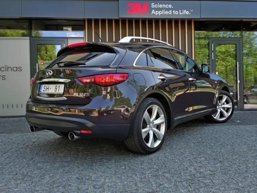 Brown Infiniti FX 2012 in Riga, with an engine capacity of 3.00 L and mileage of 227 thousand km for 14500 €, photo 10 on AUTOMOTO.COM.LV
