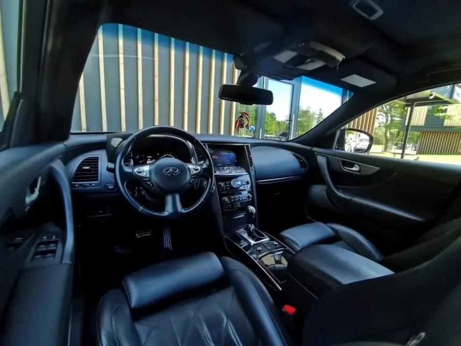 Brown Infiniti FX 2012 in Riga, with an engine capacity of 3.00 L and mileage of 227 thousand km for 14500 €, photo 11 on AUTOMOTO.COM.LV
