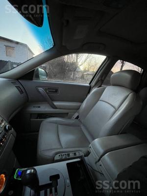 Infiniti FX 2005 in Riga, with an engine capacity of 3.50 L and mileage of 72 thousand km for 2500 €, photo 4 on AUTOMOTO.COM.LV