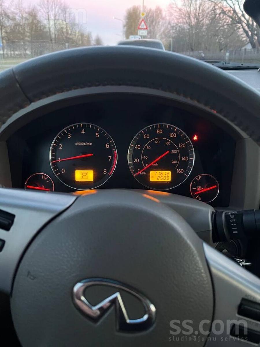 Infiniti FX 2005 in Riga, with an engine capacity of 3.50 L and mileage of 72 thousand km for 2500 €, photo 6 on AUTOMOTO.COM.LV