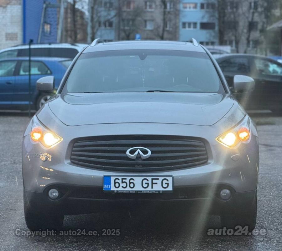 Infiniti FX 2009 in Narva, with an engine capacity of 3.70 L and mileage of 242 thousand km for 6300 €, photo 1 on AUTOMOTO.COM.LV