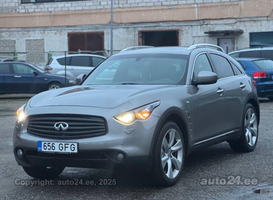 Infiniti FX 2009 in Narva, with an engine capacity of 3.70 L and mileage of 242 thousand km for 6300 €, photo 2 on AUTOMOTO.COM.LV
