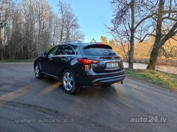 Infiniti FX 2012 Tallina, ar dzinēja tilpumu 3.00 L un nobraukumu 238 tūkst. km par 6999 €, foto 4 vietnē AUTOMOTO.COM.LV