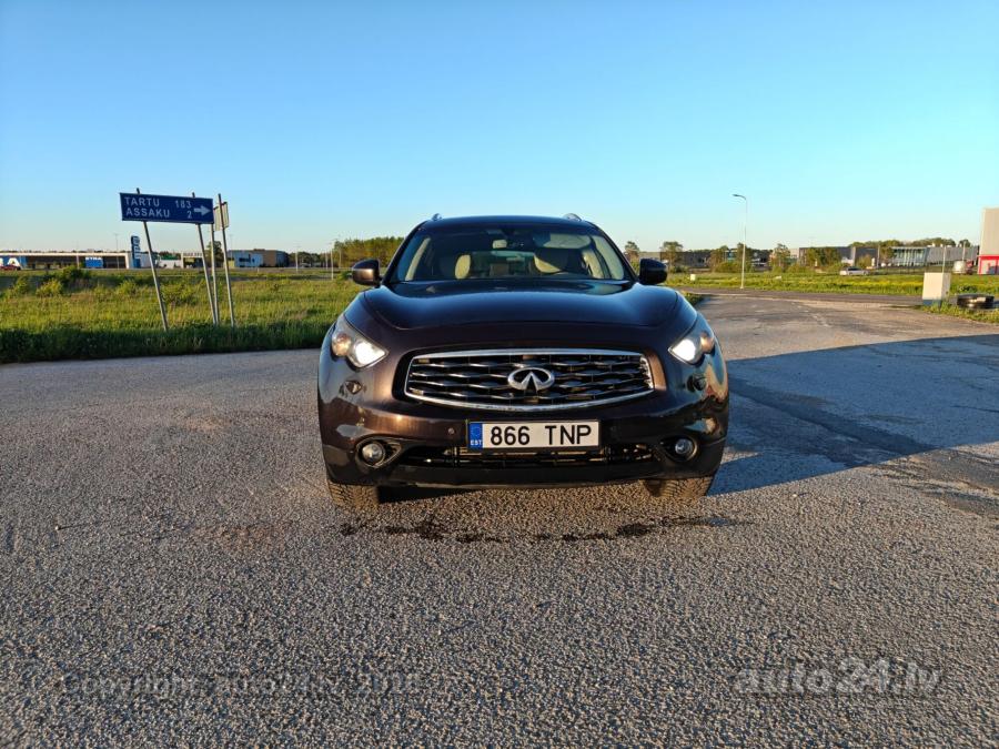 Infiniti FX 2012 in Tallinn, with an engine capacity of 3.00 L and mileage of 240 thousand km for 5999 €, photo 6 on AUTOMOTO.COM.LV