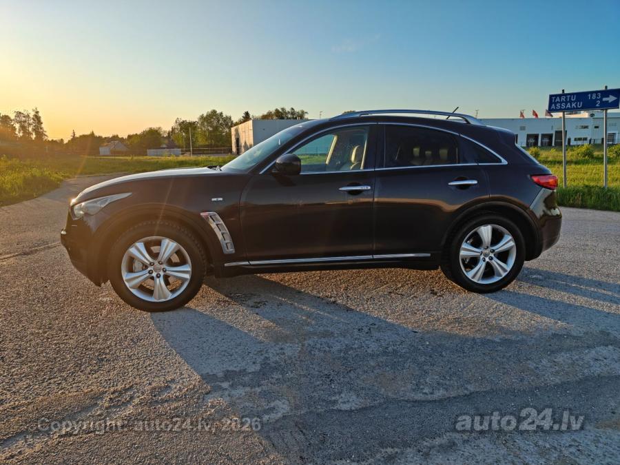 Infiniti FX 2012 in Tallinn, with an engine capacity of 3.00 L and mileage of 240 thousand km for 5999 €, photo 7 on AUTOMOTO.COM.LV