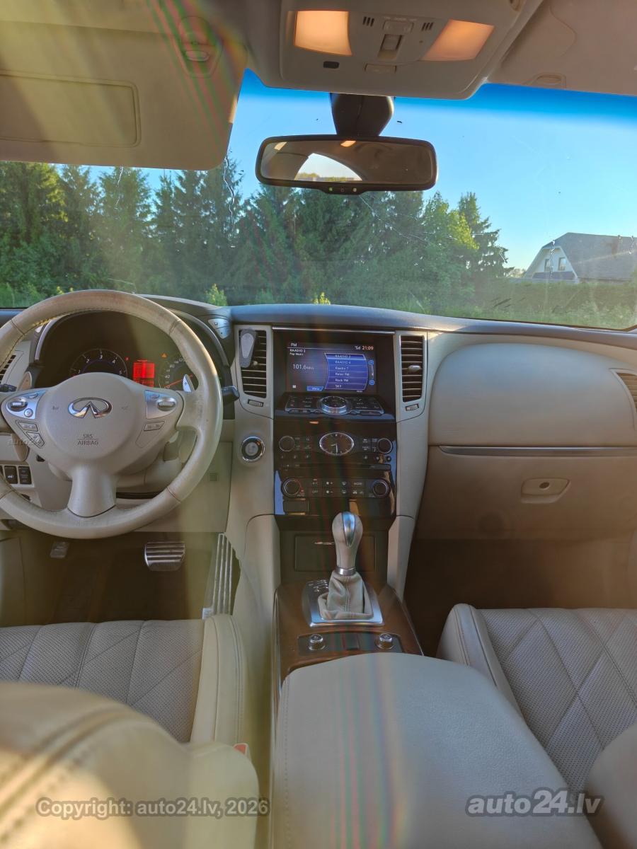 Infiniti FX 2012 in Tallinn, with an engine capacity of 3.00 L and mileage of 240 thousand km for 5999 €, photo 9 on AUTOMOTO.COM.LV