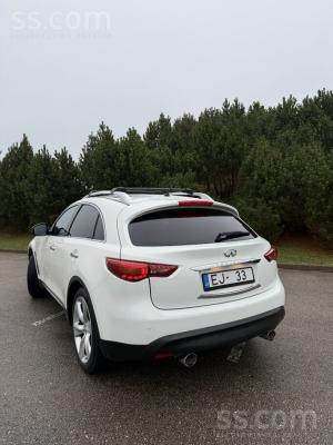 Balts Infiniti FX 2011 Talsi, ar dzinēja tilpumu 3.00 L un nobraukumu 230 tūkst. km par 9900 €, foto 3 vietnē AUTOMOTO.COM.LV