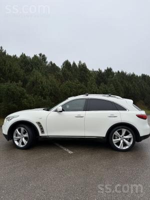 Balts Infiniti FX 2011 Talsi, ar dzinēja tilpumu 3.00 L un nobraukumu 230 tūkst. km par 9900 €, foto 4 vietnē AUTOMOTO.COM.LV