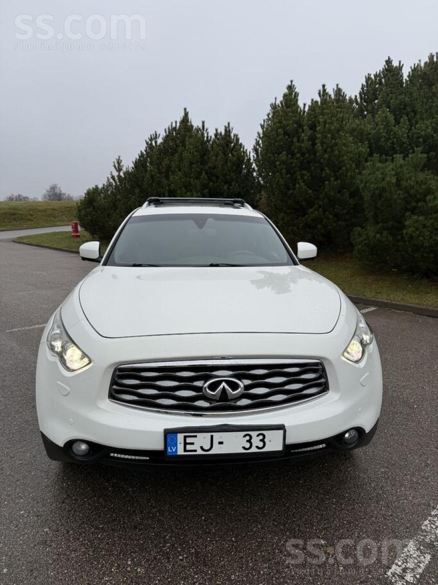 Balts Infiniti FX 2011 Talsi, ar dzinēja tilpumu 3.00 L un nobraukumu 230 tūkst. km par 9900 €, foto 5 vietnē AUTOMOTO.COM.LV