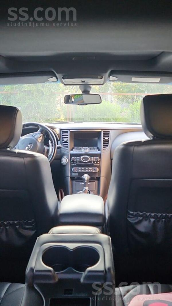 Balts Infiniti FX 2012 Rīga, ar dzinēja tilpumu 3.00 L un nobraukumu 264 tūkst. km par 11000 €, foto 8 vietnē AUTOMOTO.COM.LV
