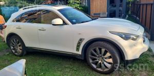 White Infiniti FX 2012 in Riga, with an engine capacity of 3.00 L and mileage of 264 thousand km for 11000 €, photo 5 on AUTOMOTO.COM.LV