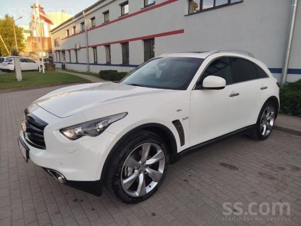 White Infiniti FX 2014 in Riga, with an engine capacity of 3.00 L and mileage of 246 thousand km for 9900 €, photo 2 on AUTOMOTO.COM.LV