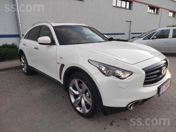 White Infiniti FX 2014 in Riga, with an engine capacity of 3.00 L and mileage of 246 thousand km for 9900 €, photo 3 on AUTOMOTO.COM.LV