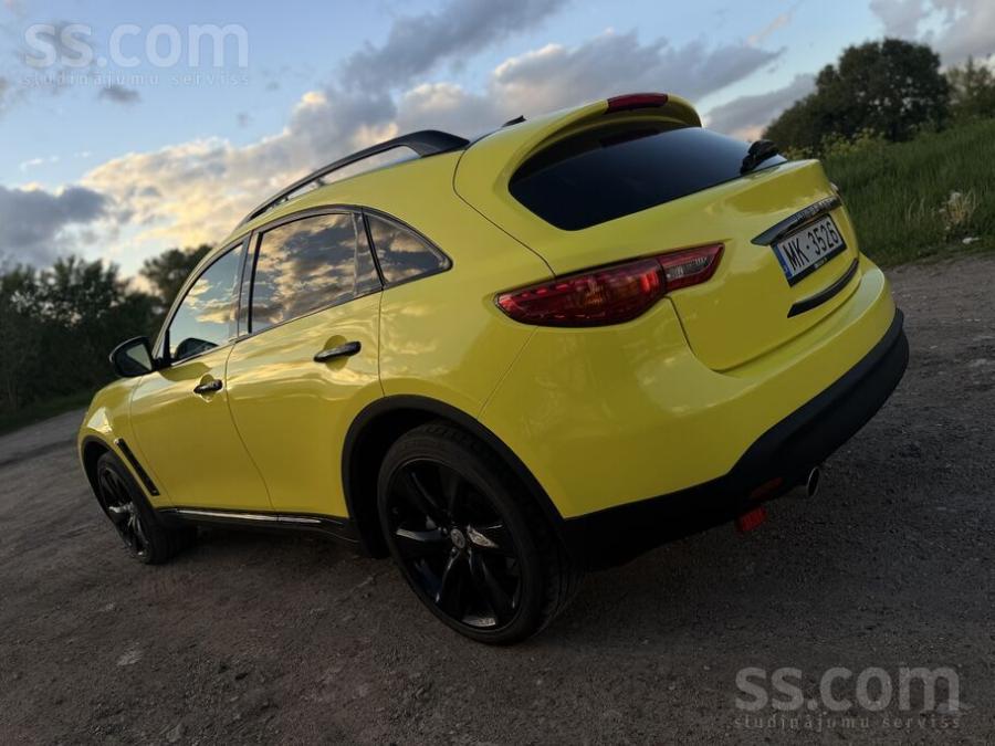 Yellow Infiniti FX 2010 in Riga, with an engine capacity of 3.50 L and mileage of 120 thousand km for 9900 €, photo 4 on AUTOMOTO.COM.LV