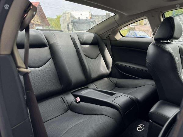 Black Infiniti G37 2008 in Vilnius, with an engine capacity of 3.70 L and mileage of 147 thousand km for 12500 €, photo 9 on AUTOMOTO.COM.LV