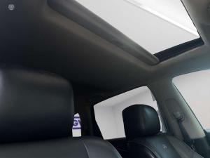 Black Infiniti JX35 2013 in Vilnius, with an engine capacity of 3.50 L and mileage of 279 thousand km for 7499 €, photo 10 on AUTOMOTO.COM.LV