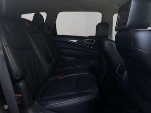 Black Infiniti JX35 2013 in Vilnius, with an engine capacity of 3.50 L and mileage of 279 thousand km for 7499 €, photo 11 on AUTOMOTO.COM.LV