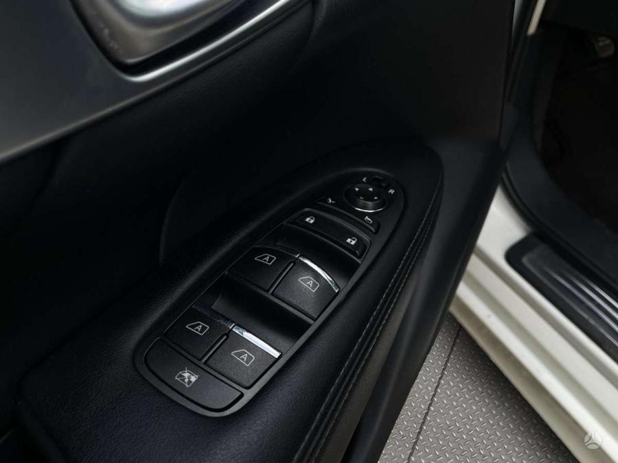 Balts Infiniti M30 2011 Viļņa, ar dzinēja tilpumu 3.00 L un nobraukumu 347 tūkst. km par 4999 €, foto 15 vietnē AUTOMOTO.COM.LV