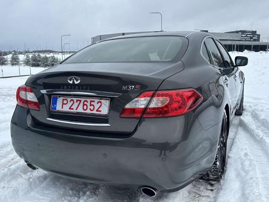 Pelēks Infiniti M37 2013 Viļņa, ar dzinēja tilpumu 3.70 L un nobraukumu 187 tūkst. km par 9300 €, foto 5 vietnē AUTOMOTO.COM.LV