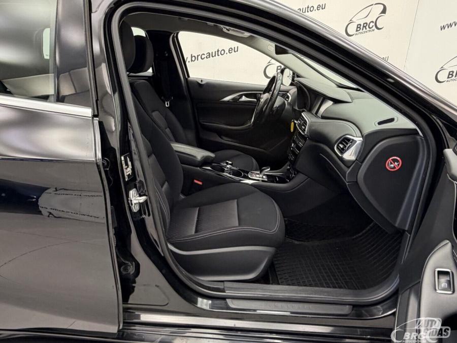 Melns Infiniti Q30 2018 Avižieniai, ar dzinēja tilpumu 2.10 L un nobraukumu 314 tūkst. km par 10600 €, foto 5 vietnē AUTOMOTO.COM.LV