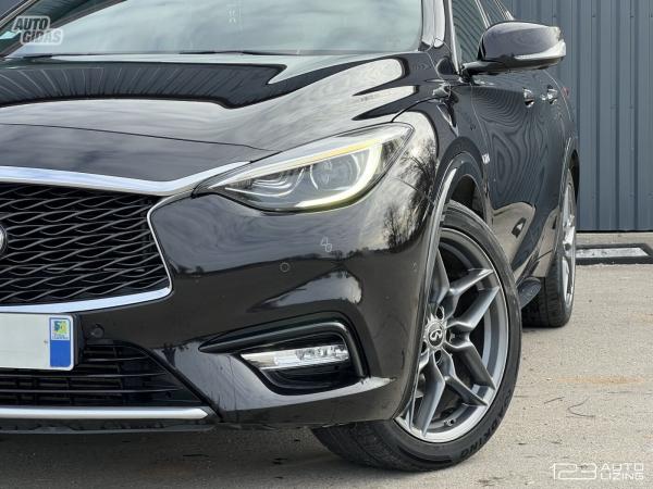 Black Infiniti Q30 2016 in Taurage, with an engine capacity of 2.20 L and mileage of 134 thousand km for 9500 €, photo 3 on AUTOMOTO.COM.LV