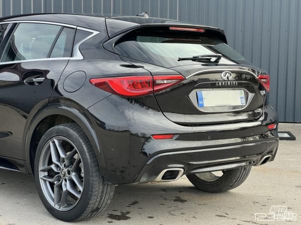 Black Infiniti Q30 2016 in Taurage, with an engine capacity of 2.20 L and mileage of 134 thousand km for 9500 €, photo 8 on AUTOMOTO.COM.LV