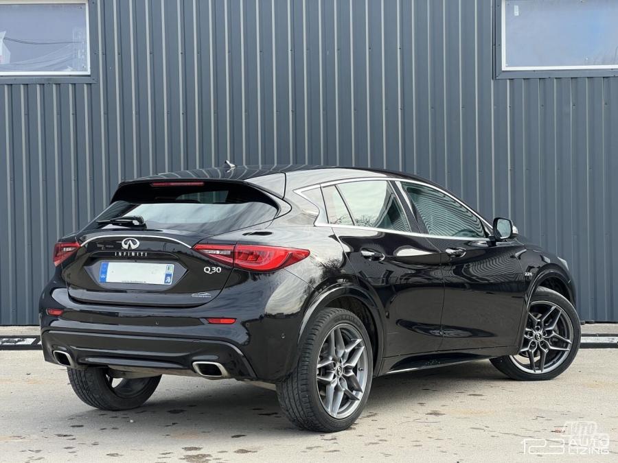 Black Infiniti Q30 2016 in Taurage, with an engine capacity of 2.20 L and mileage of 134 thousand km for 9500 €, photo 10 on AUTOMOTO.COM.LV