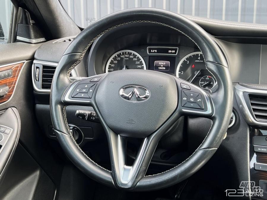 Black Infiniti Q30 2016 in Taurage, with an engine capacity of 2.20 L and mileage of 134 thousand km for 9500 €, photo 18 on AUTOMOTO.COM.LV