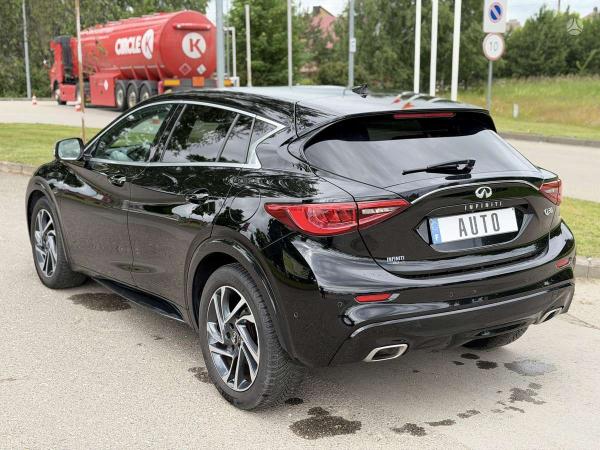 Melns Infiniti Q30 2016 Tauragė, ar dzinēja tilpumu 1.46 L un nobraukumu 120 tūkst. km par 8999 €, foto 8 vietnē AUTOMOTO.COM.LV