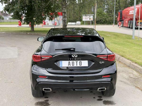 Melns Infiniti Q30 2016 Tauragė, ar dzinēja tilpumu 1.46 L un nobraukumu 120 tūkst. km par 8999 €, foto 9 vietnē AUTOMOTO.COM.LV