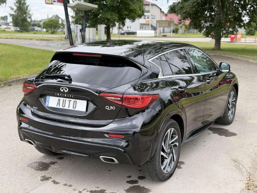 Melns Infiniti Q30 2016 Tauragė, ar dzinēja tilpumu 1.46 L un nobraukumu 120 tūkst. km par 8999 €, foto 11 vietnē AUTOMOTO.COM.LV