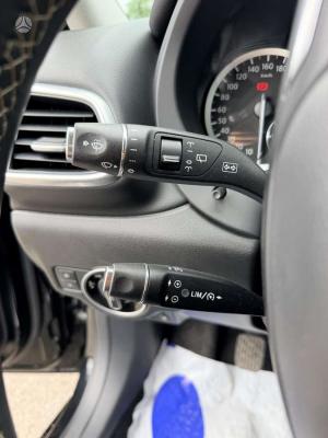 Melns Infiniti Q30 2016 Tauragė, ar dzinēja tilpumu 1.46 L un nobraukumu 120 tūkst. km par 8999 €, foto 12 vietnē AUTOMOTO.COM.LV