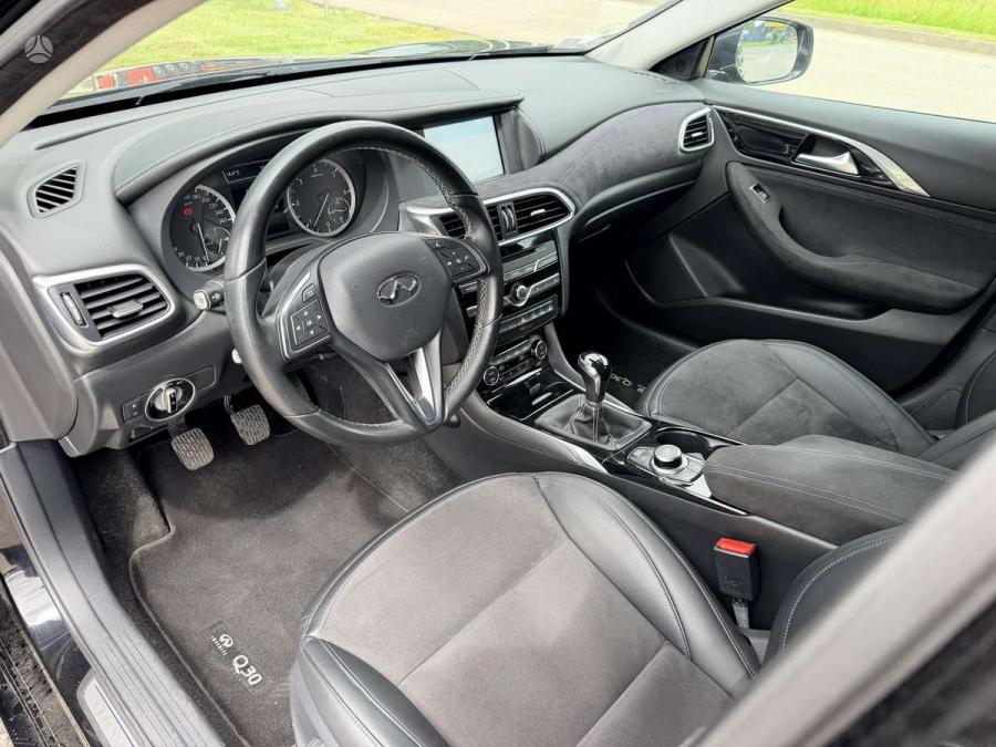 Melns Infiniti Q30 2016 Tauragė, ar dzinēja tilpumu 1.46 L un nobraukumu 120 tūkst. km par 8999 €, foto 18 vietnē AUTOMOTO.COM.LV