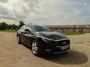 Melns Infiniti Q30 2016 Tauragė, ar dzinēja tilpumu 1.46 L un nobraukumu 204 tūkst. km par 8200 €, foto 4 vietnē AUTOMOTO.COM.LV